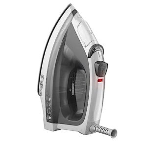 BLACK+DECKER Light ‘N Easy Compact Steam Iron, IR1020S, Stainless Steel Soleplate, Spray Mist, Anti-Drip, Auto Shutoff