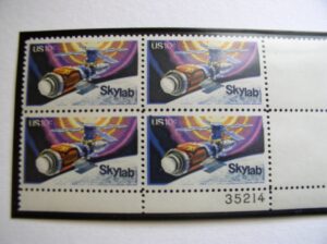 us 1974 postal stamps, skylab, s# 1529, pb of 4 10 cent stamps