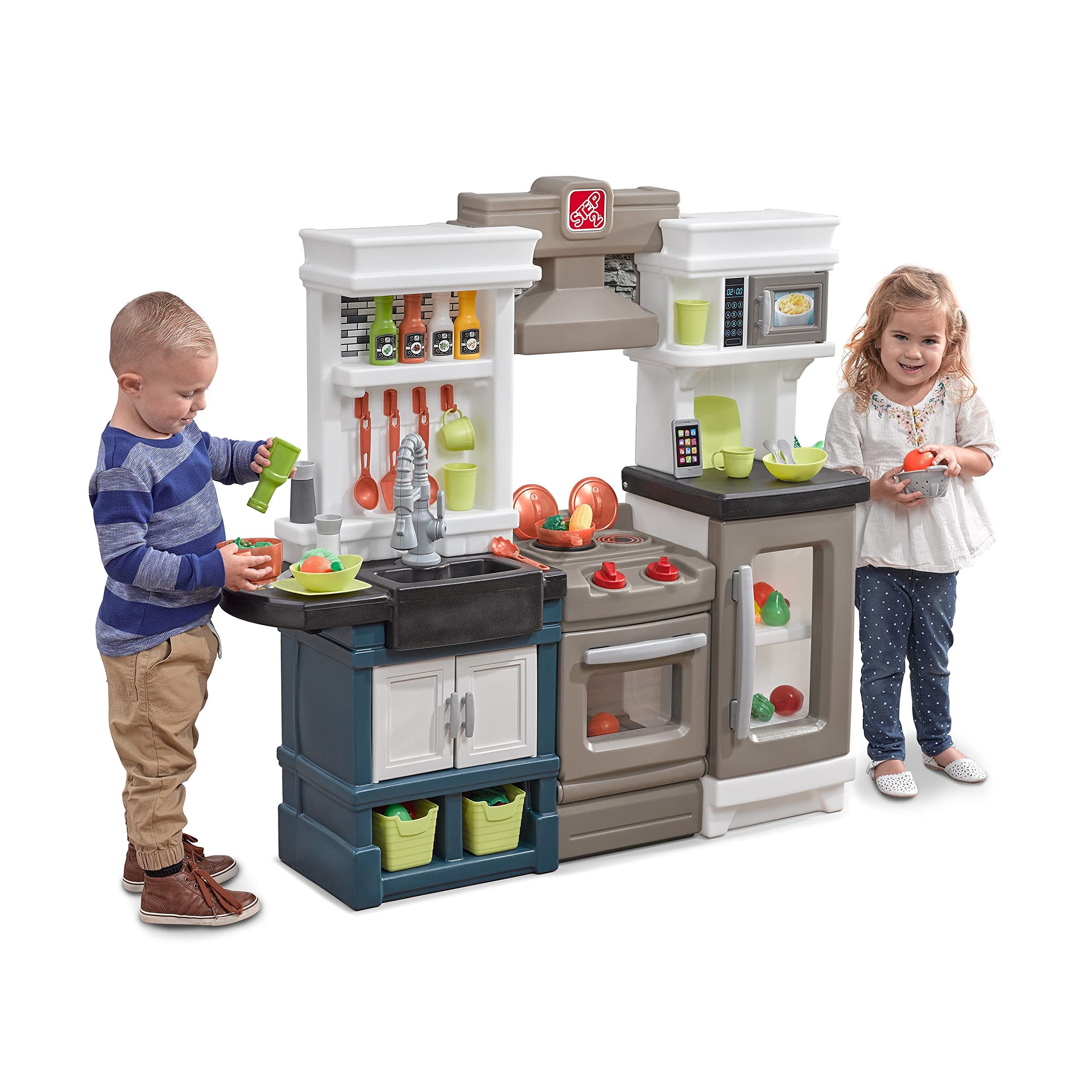 Step2 Modern Metro Kitchen Set for Kids, Indoor/Outdoor Play Kitchen Set, Interactive Play with Lights and Sounds, Toddlers 2+ Years Old, Realistic 33 Piece Kitchen Toy Accessories, Easy Assembly