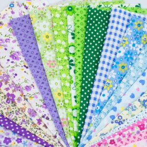 Foraineam 300Pcs 4" x 4" (10cm x 10cm) 60 Designs Assorted Cotton Craft Fabric Bundle Printed Patchwork Squares for DIY Sewing Quilting Scrapbooking