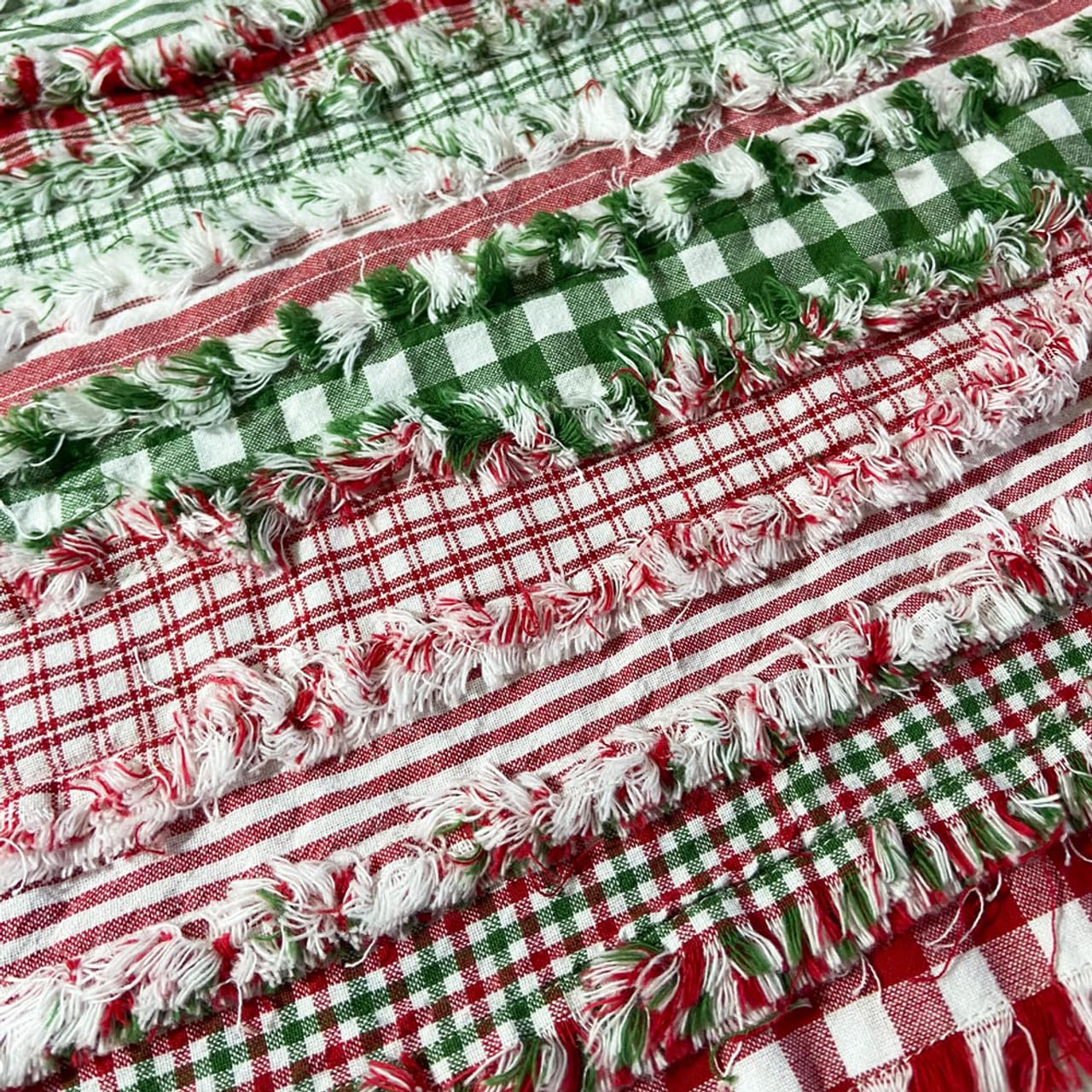 22 Merry Christmas Red and Green Homespun 100% Cotton Fabric 2.5" X 44" Precut Jelly Roll by JCS