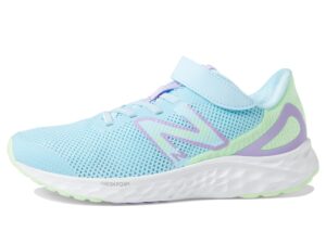 new balance boy's fresh foam arishi v4 hook and loop running shoe, bleach blue/green aura/lilac glo, 2 x-wide little kid