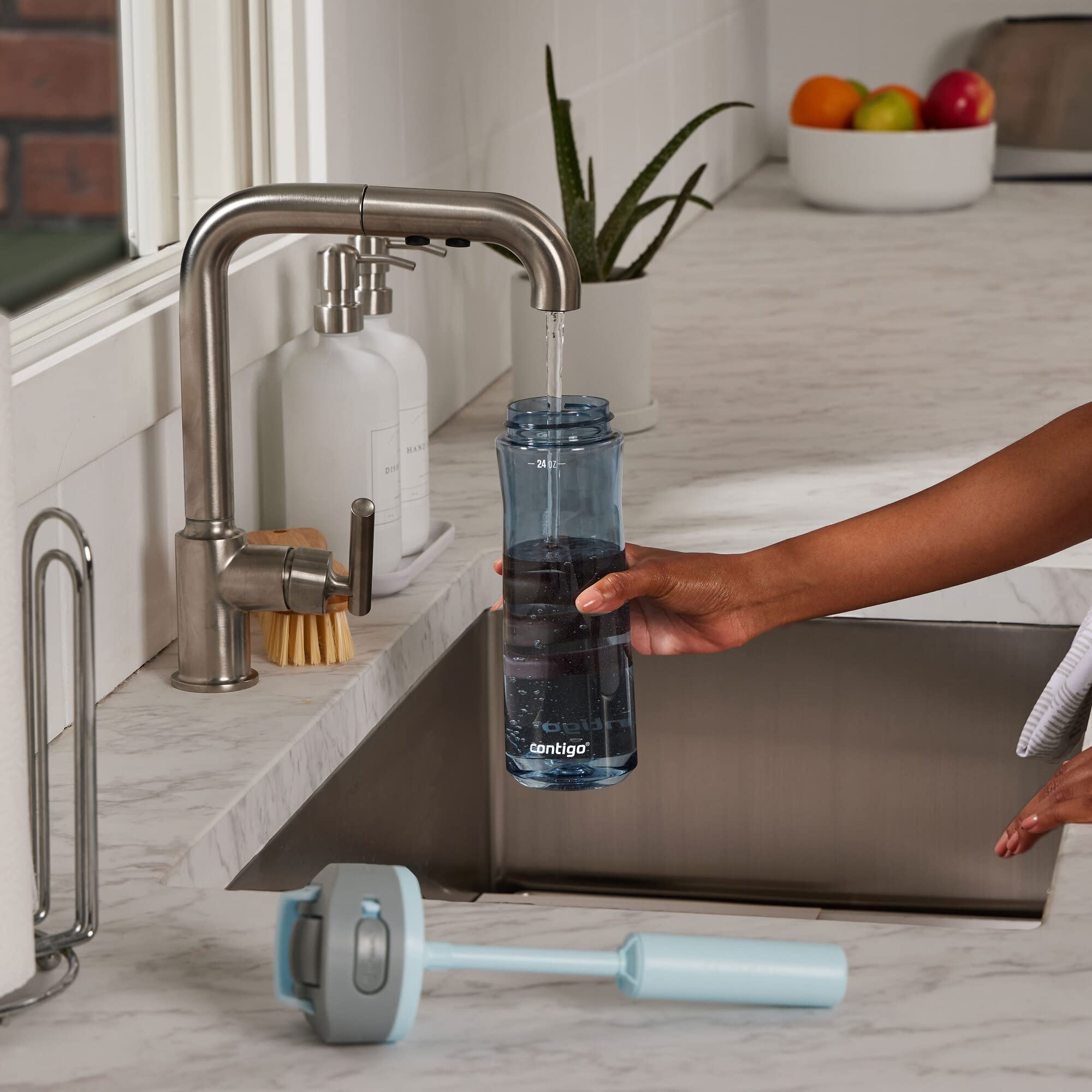 Contigo Wells Plastic Filter Water Bottle with Leak-Proof Straw Lid and Replacement Filter