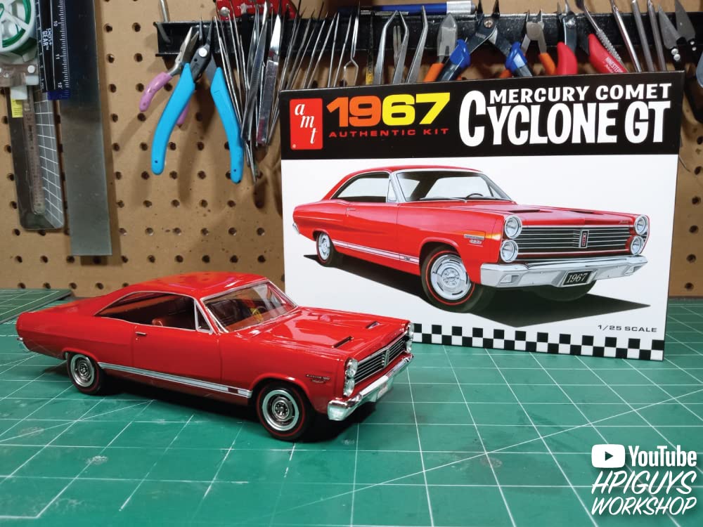 AMT 1967 Mercury Cyclone GT 1:25 Scale Model Kit