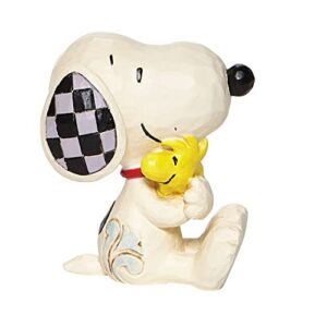 enesco peanuts by jim shore snoopy hugging woodstock miniature figurine, 2.5 inch, multicolor