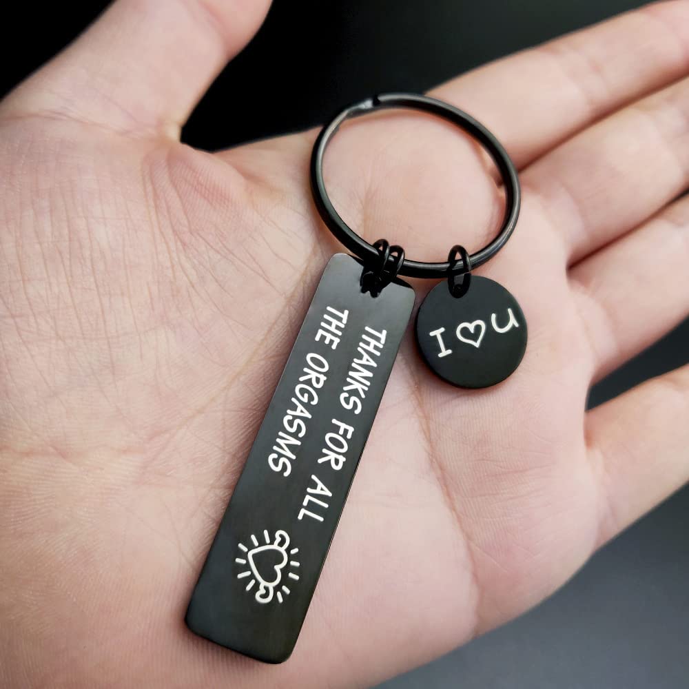 QINGDUO Weirdo #1&Weirdo #2 Couples Keychain Stainless Steel Minimalist High Polish Couples Name Pendant Keychain His Her Matching Keychain Relationship Engagement Promise Gifts for Women Men,Black