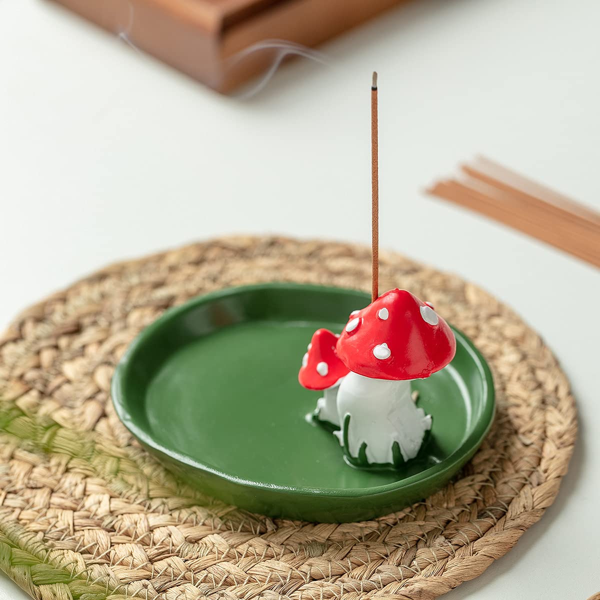 CHUNCHE Cute Mushroom Incense Holder with 30 Incense Sticks, Handmade Resin Burner, Nature Theme Incense Tray, Adorable Home Decoration Accessories(Green)