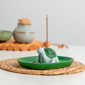 CHUNCHE Cute Turtle Incense Holder for Sticks, Incense Burner with 30 Incense Sticks, Handmade Ash Catcher for Home Decoration (Green)