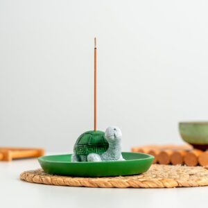 CHUNCHE Cute Turtle Incense Holder for Sticks, Incense Burner with 30 Incense Sticks, Handmade Ash Catcher for Home Decoration (Green)