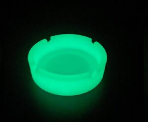 lajiaoz 1pcs silicone ashtray with high temperature heat resistant,luminous,soft fluorescent premium silicone rubber,portable round design,ashtray sturdy glow in dark