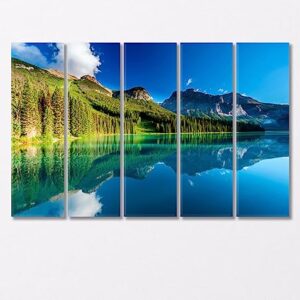 Emerald Lake Canada Canvas Print 1 Panel / 36x24 inches