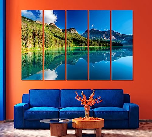 Emerald Lake Canada Canvas Print 1 Panel / 36x24 inches