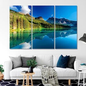 Emerald Lake Canada Canvas Print 1 Panel / 36x24 inches