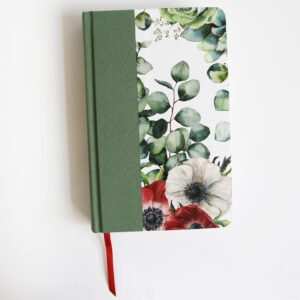 Biblia RVR 1960 letra grande Tapa dura y tela verde con flores tamaño manual / B ible RVR 1960 Handy Size Large Print Hardcover Cloth with Green Floral