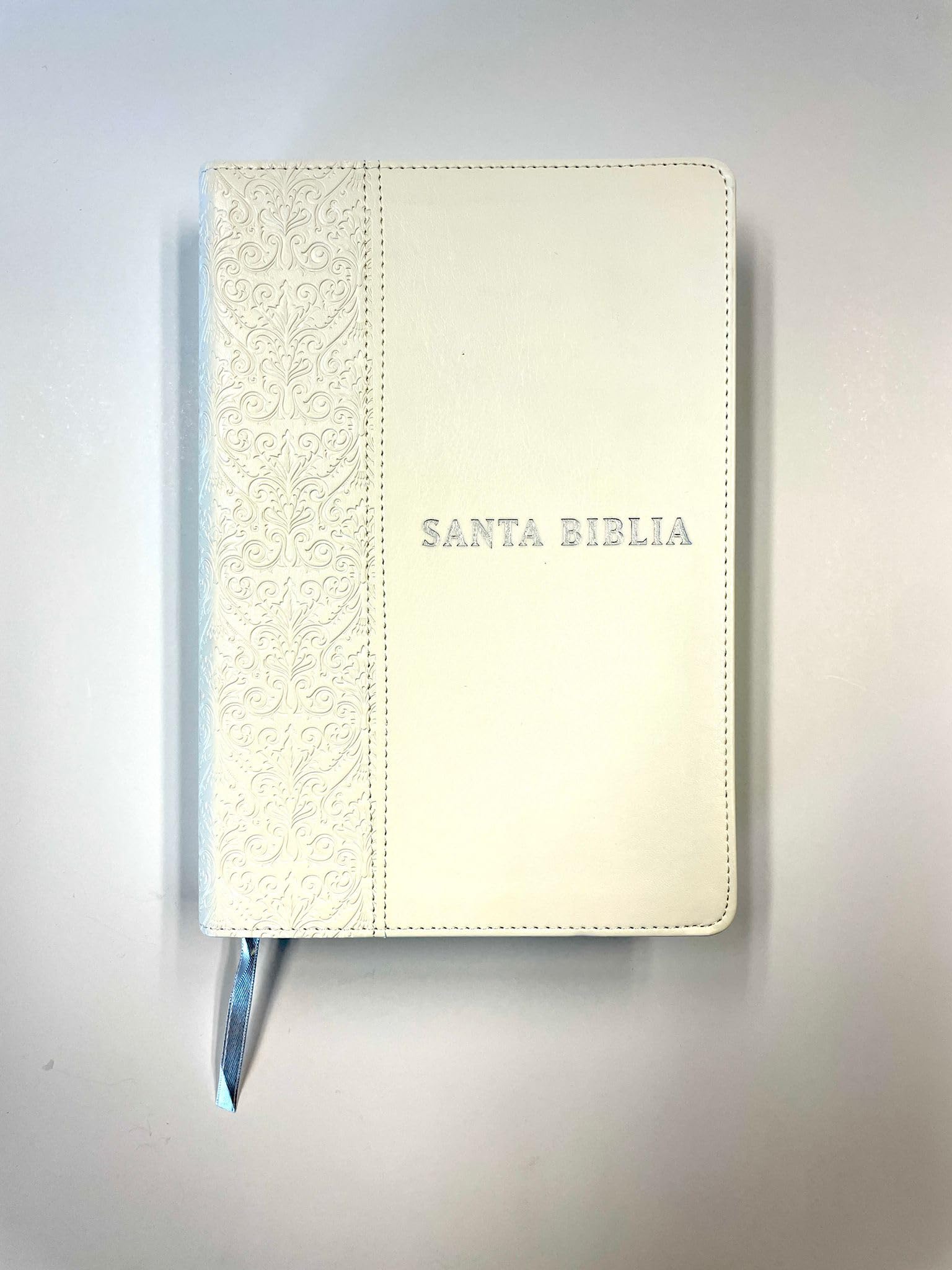 Santa Biblia NTV, Edición personal, letra grande (SentiPiel, Blanco, Letra Roja) (Spanish Edition)