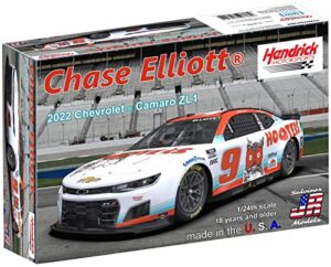 salvinos jr models hmc2022ceh 1/24 scale 2022 chase elliott #9 hooters plastic model kit - assembly required…