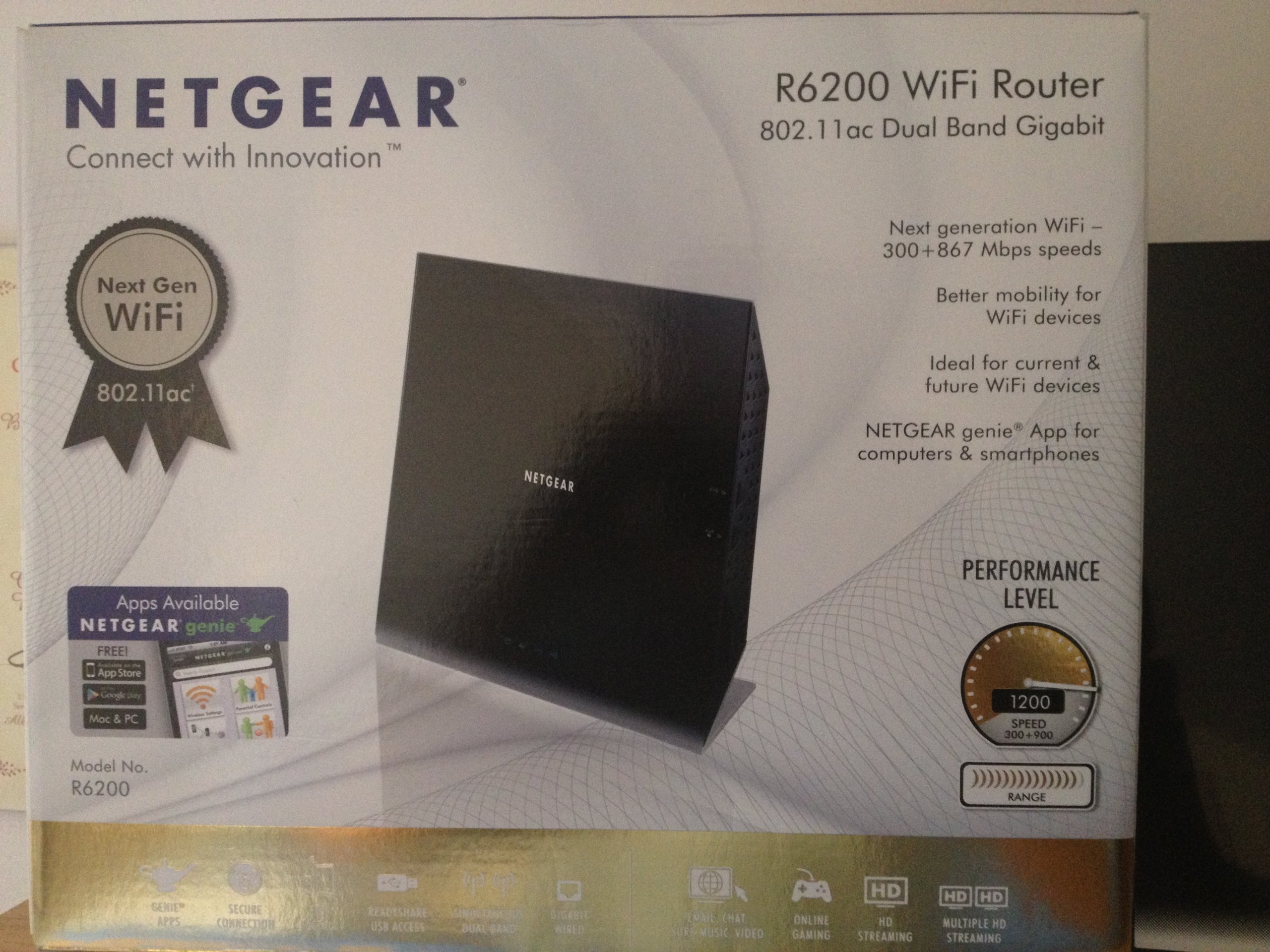 NETGEAR R6200 WiFi Router - Wireless Router - 4-Port-Switch