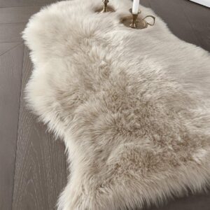 SERISSA Faux Sheepskin Fur Area Rug Beige Fur Chair Cover Seat Pad Small Fuzzy Rug for Bedroom Floor Sofa Living Room Decor 2x3 Feet