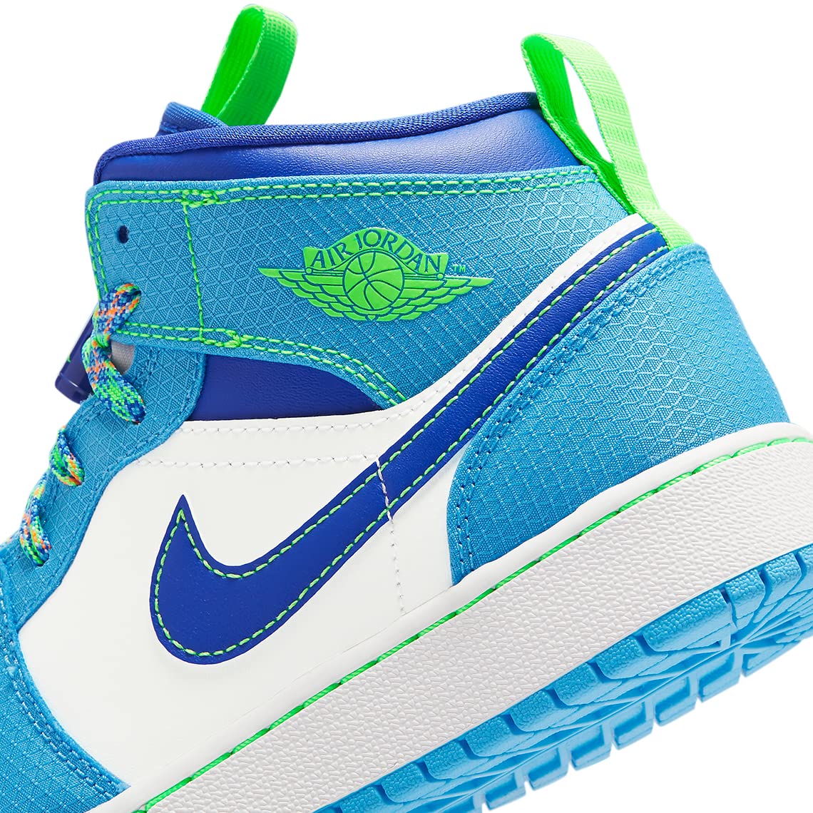 Nike Big Kid's Jordan 1 Mid SE Sprite Blue Dk Powder Blue/Racer Blue (DA8010 400), 5 Big Kid