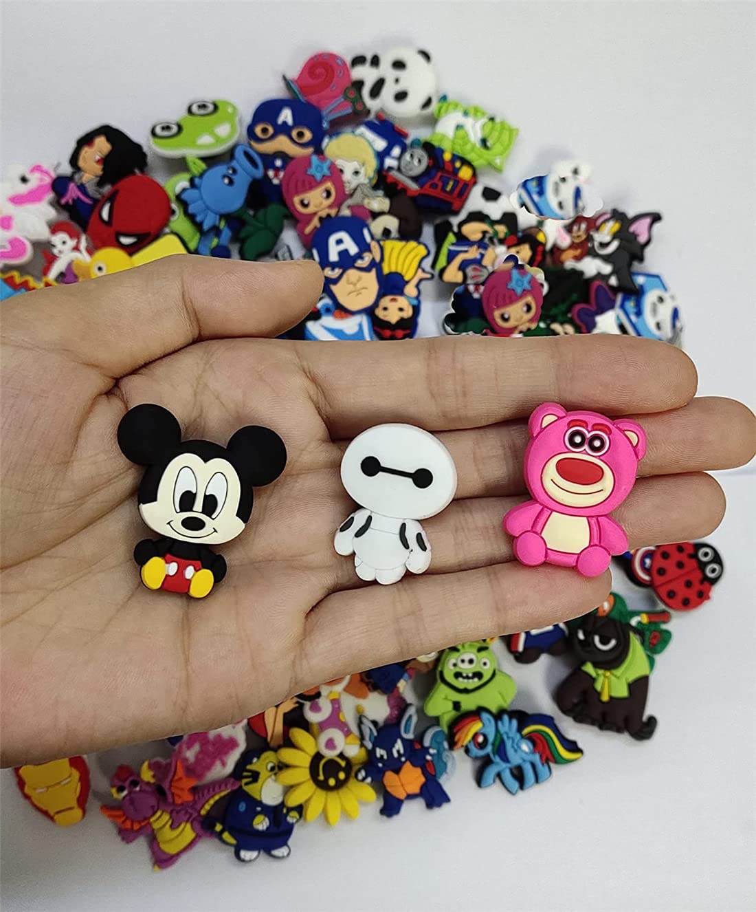 BAOBAOYU 20 50 100pcs PVC Random Different Shoe Charms for Shoe and Wristband Bracelet Decoration Party Gifts (20PCS)