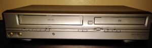 emerson ewd2204 dvd/vcr combo dvd video cassette recorder player 4 head 19 micron head