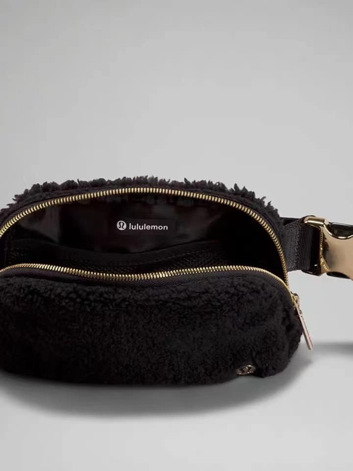 Lululemon Athletica Everywhere Fleece Belt Bag (Black)