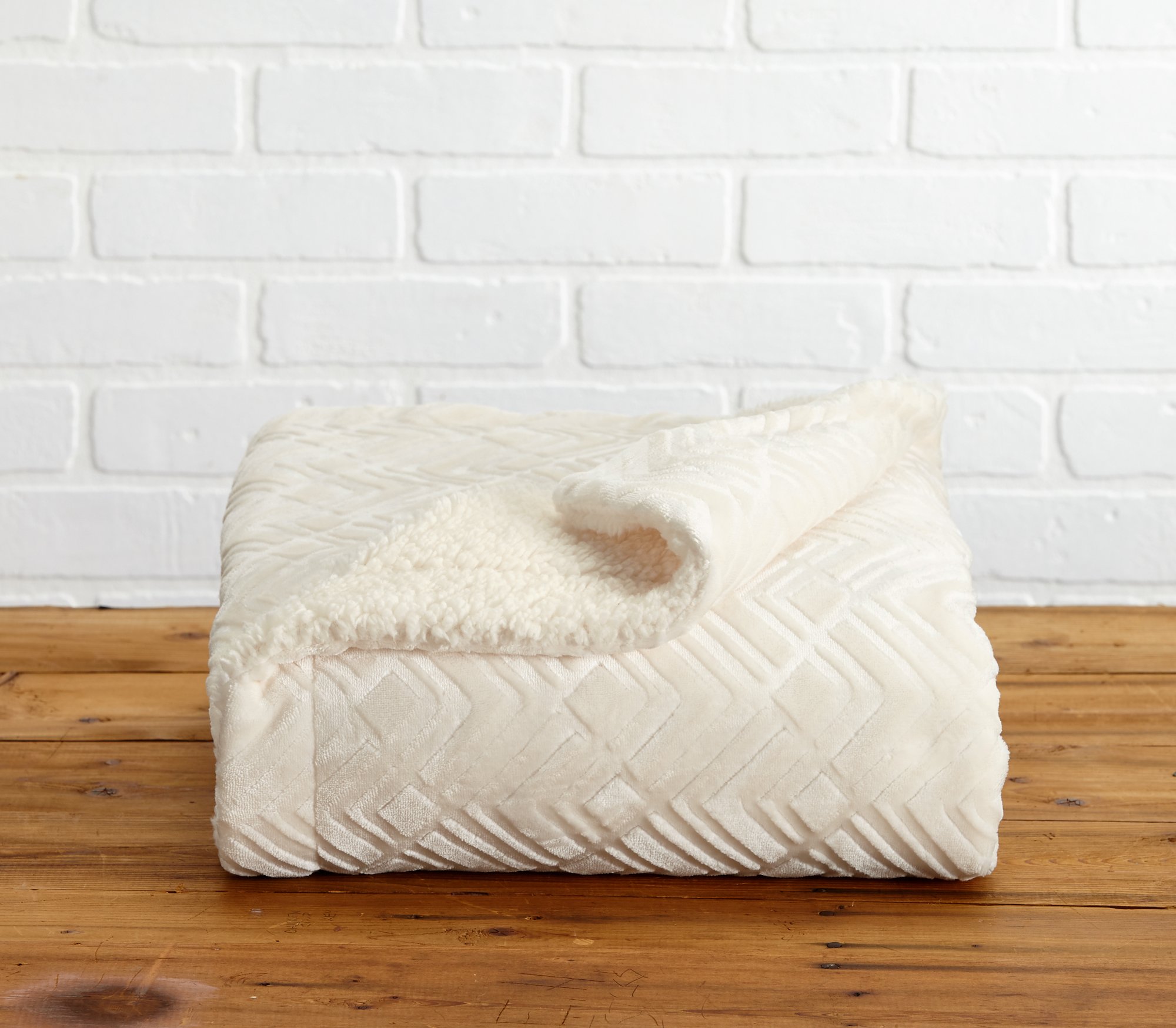 Sherpa Fleece and Velvet Plush Full/Queen Throw Blanket Winter White | Thick Blanket for Fall and Winter | Cozy, Soft, and Warm Fleece Throw Blanket | Cielo Collection