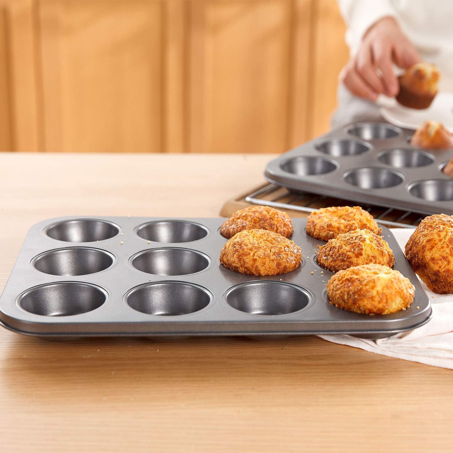 Awpeye Muffin Pan, Standard 12&6 Cup Cupcake Tin Non-Stick Bake Ware Bar Baking Pan and Jumbo Muffin Pans, 20PCS Silicon Cake Cup for Brownies, Cakes and Bar-Cookies