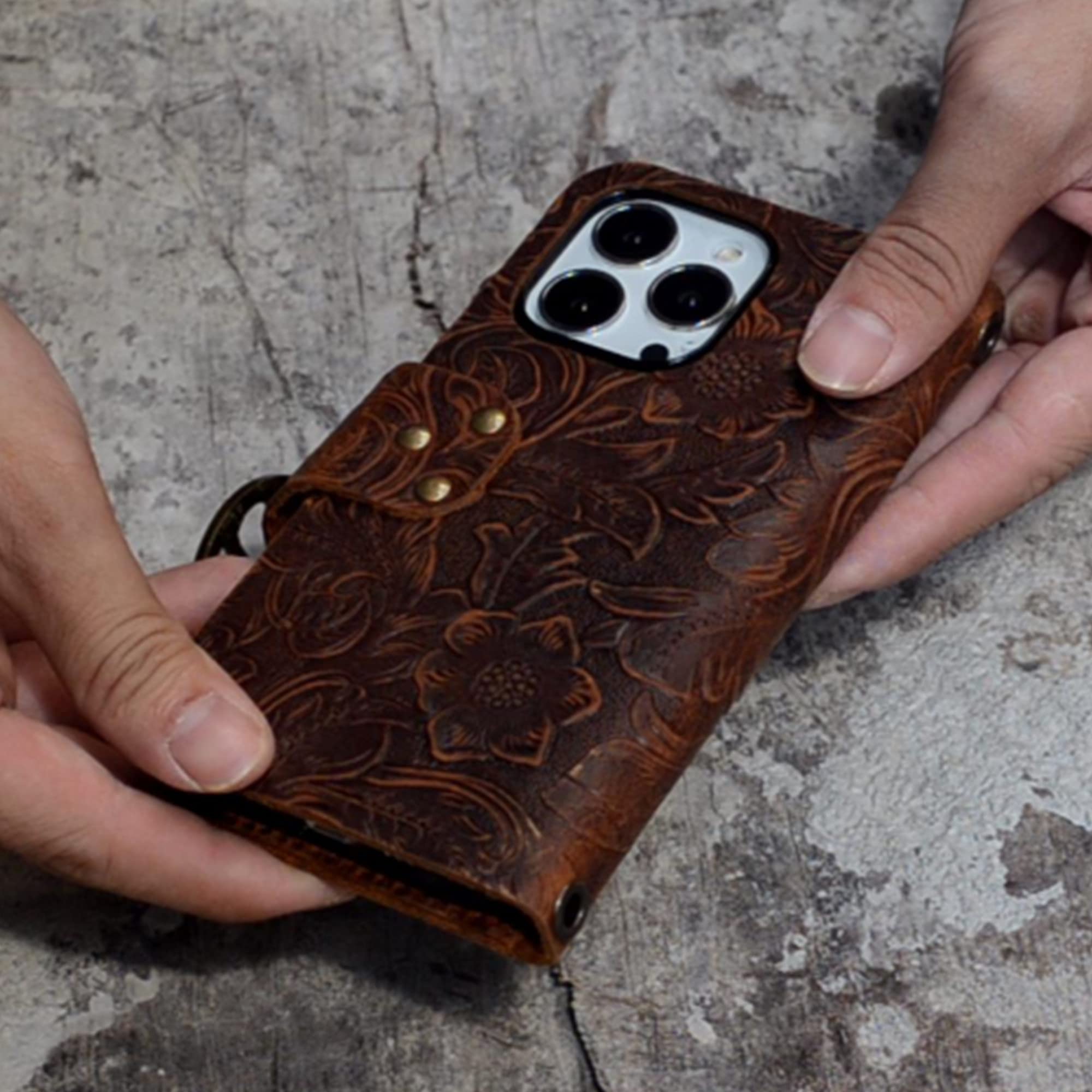 Handmade Genuine Leather Wallet Case For Iphone 15 Pro Max Case For Iphone 15 plus 15 pro 14 13 Mini 12 Xs Max With Wristlet Brown