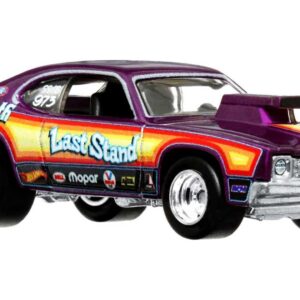 Hot Wheels Car Culture Circuit Legend Premium Toy Car, Die-Cast 1:64 Scale 73 Plymouth Duster for Play or Display