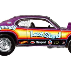 Hot Wheels Car Culture Circuit Legend Premium Toy Car, Die-Cast 1:64 Scale 73 Plymouth Duster for Play or Display