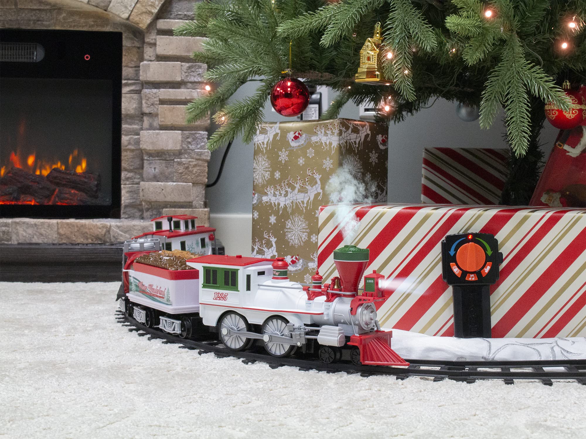 Lionel Battery-Operated Winter Wonderland Express Toy Train Set with Locomotive, Train Cars, Track & Remote with Authentic Train Sounds, Steam & Lights for Kids 4+