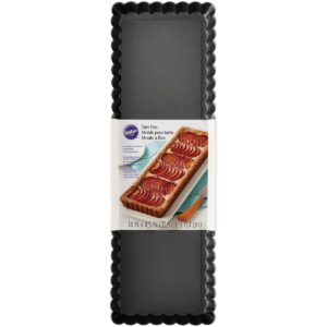 wilton extra long non-stick tart and quiche pan, the fluted edges on your tarts and quiches will add a touch of flair, 14 x 4.5-inch