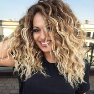 fencca ombre blonde curly wigs for women medium length synthetic wig afro wave curly free part fluffy wig 18 inch curly wavy hair replacement wig