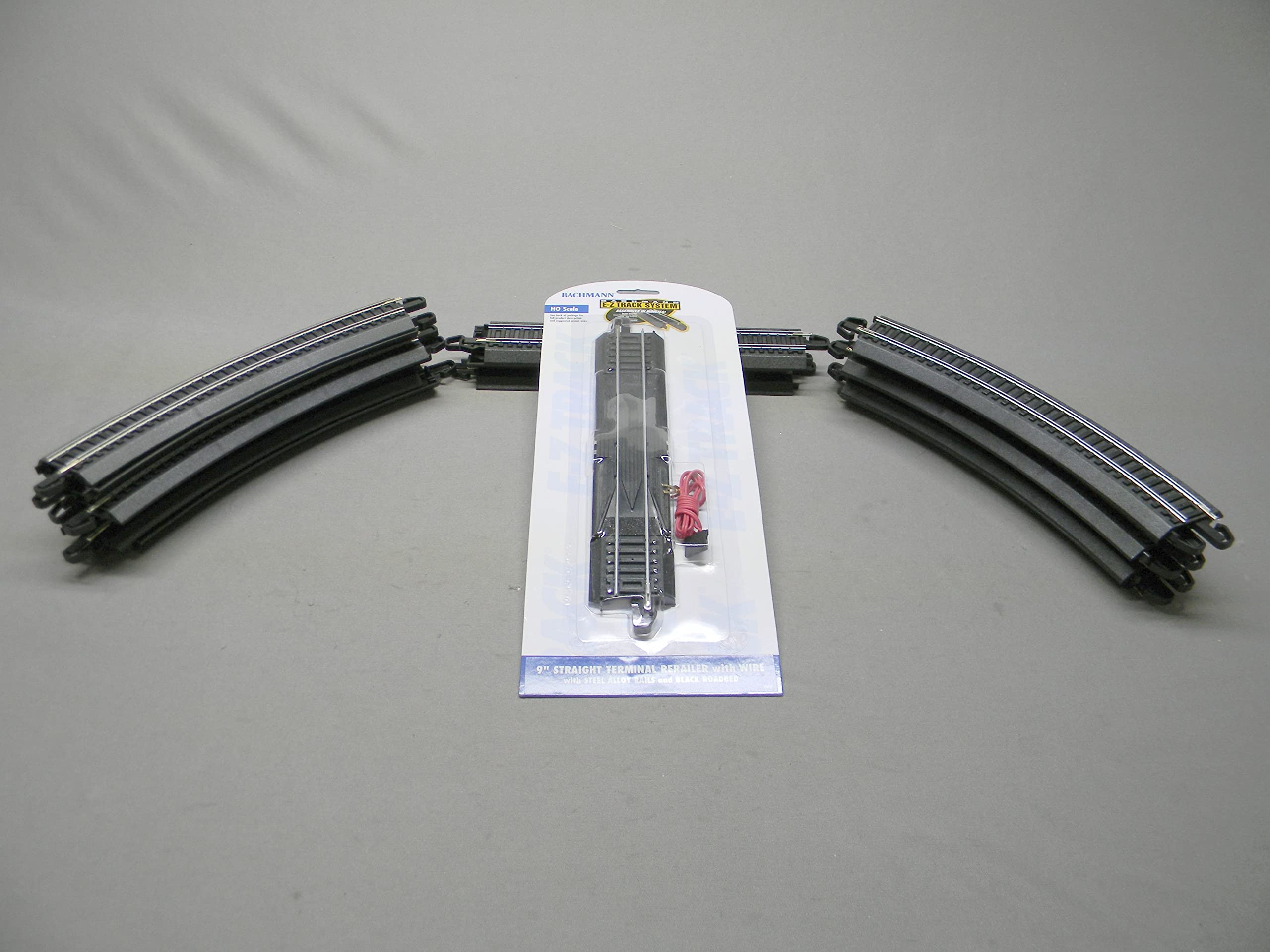 Bachmann HO Scale E-Z Track 39" x 57" Oval w/ Terminal/RERAILER Section and Terminal Wires HO Gauge