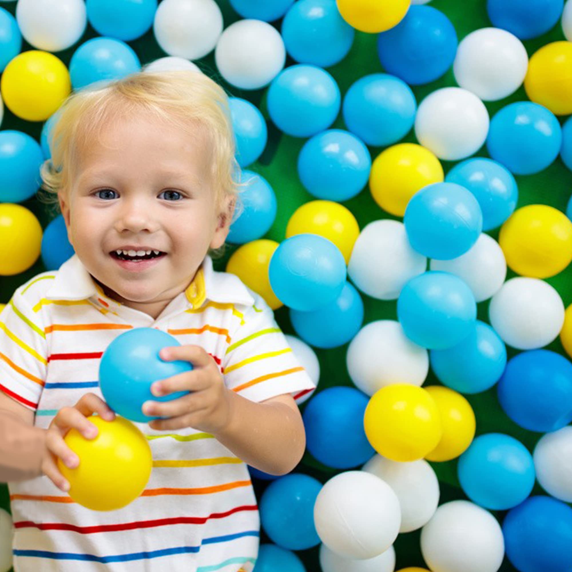 YUFUL Star Ball Pit Balls - Pack of 200 Non-Toxic Soft Plastic Balls for Kids, BPA & Phthalate Free, Crush Proof Suitable for Ages 1-5. Ideal for Parties, Pools, Tents and More (200 Balls)