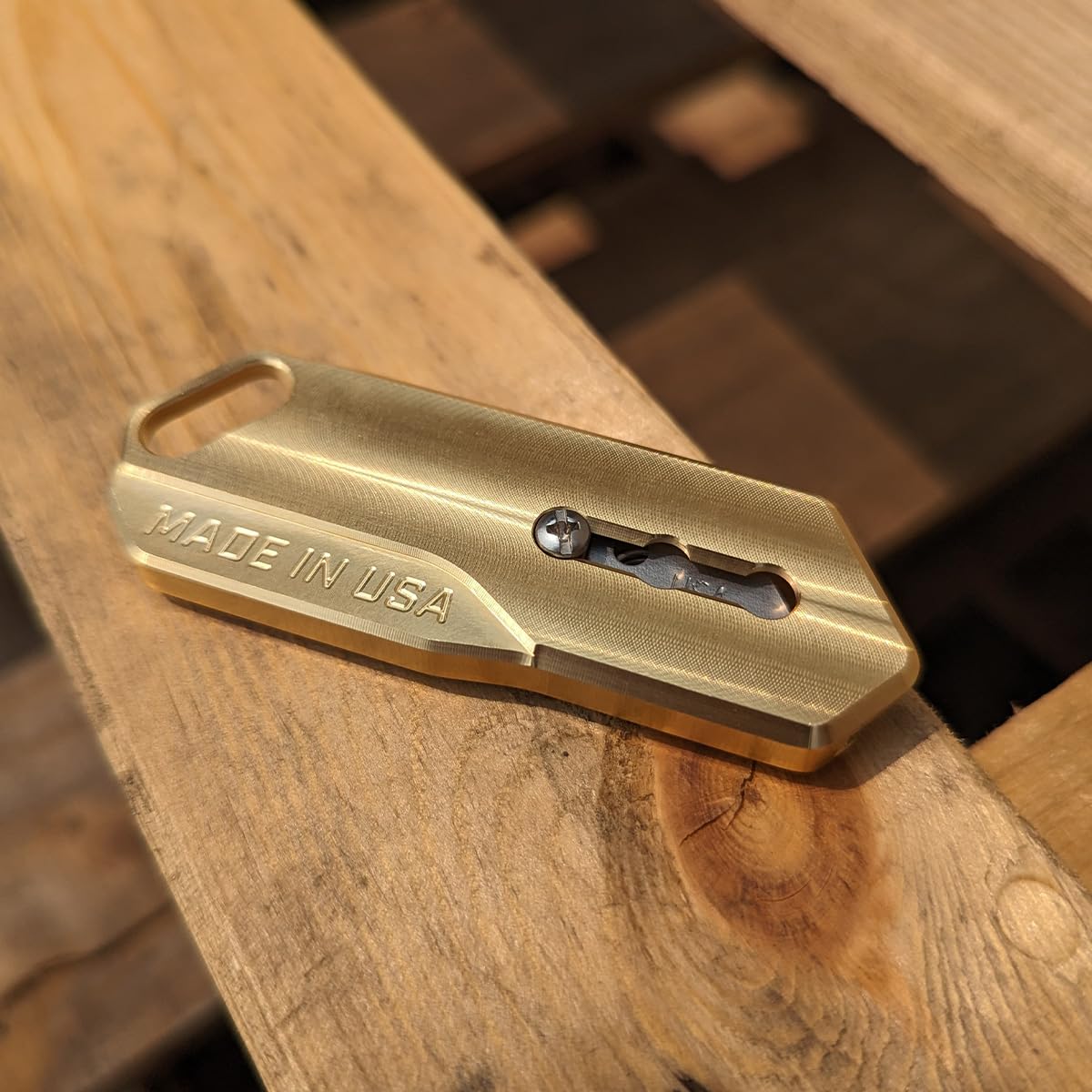 Milspin Magnus Brass EDC Utility Knife with Retractable Razor and 5 Blades