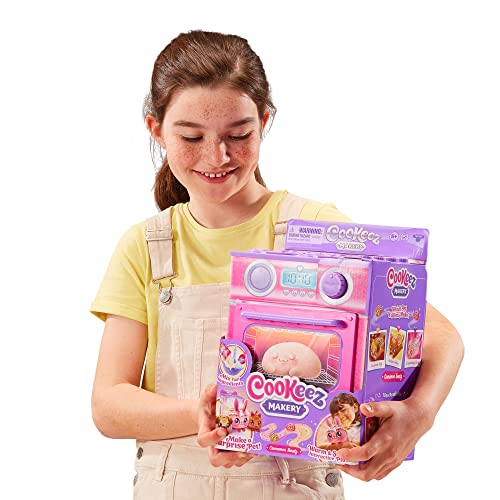 COOKEEZ MAKERY Cinnamon Treatz Oven. Mix & Make a Plush Best Friend! Place Your Dough in The Oven and Be Amazed When A Warm, Scented, Interactive, Friend Comes Out! Which Will You Make?