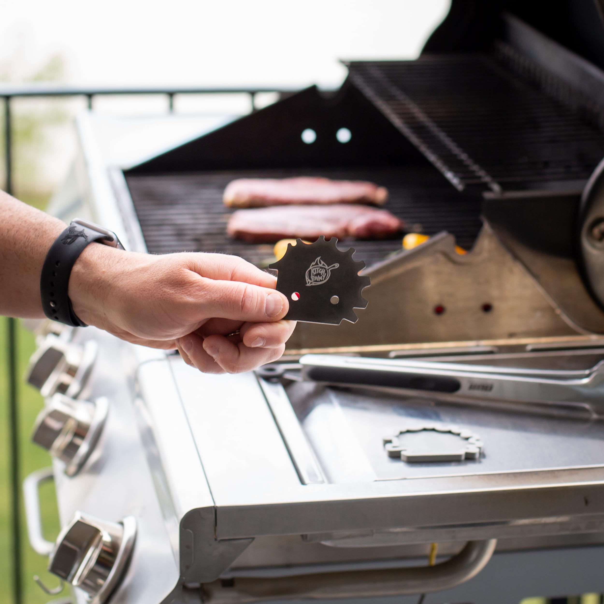 KITCHENNY Grill Scraper Gadget - Unique BBQ Grill Accessories, Perfect BBQ Gifts for Men Who Like Grilling, Grilling Gifts for Men, Dads Who Have Everything