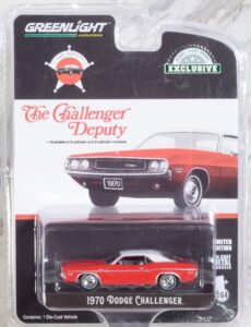 greenlight 1:64 1970 dodg&e challenger - the challenger deputy - bright red with white roof (hobby exclusive) 30313 [shipping from canada]