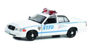 greenlight 86633 hollywood quantico - 2003 crown victoria police interceptor new york city police dept (nypd) 1/43 scale diecast