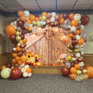 Fall Harvest Barn Backdrop Autumn Thanksgiving Wooden Farm Door Photography Background Rustic Pumpkin Maple Leaves Baby Shower Birthday Party Decorations Supplies 7x5FT