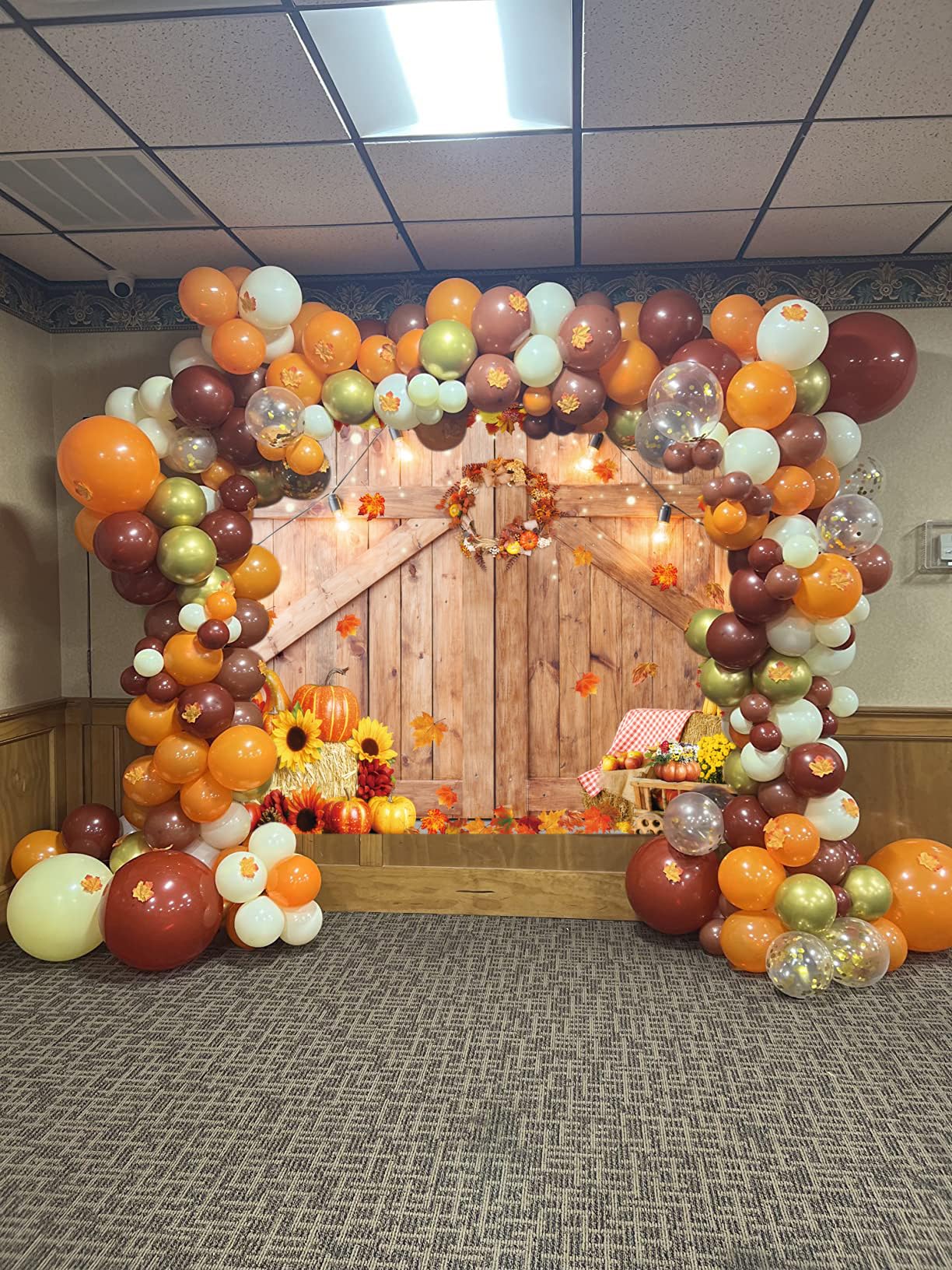 Fall Harvest Barn Backdrop Autumn Thanksgiving Wooden Farm Door Photography Background Rustic Pumpkin Maple Leaves Baby Shower Birthday Party Decorations Supplies 7x5FT