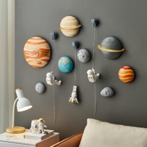 AWNR 3Pcs Climbing Astronaut Figurine Wall Hanging Decor Modern Home Decor Outer Space Theme Decorations Wall Sculptures Space Decor Background 3D Wall Decor for Bedroom Living Room Kids Room