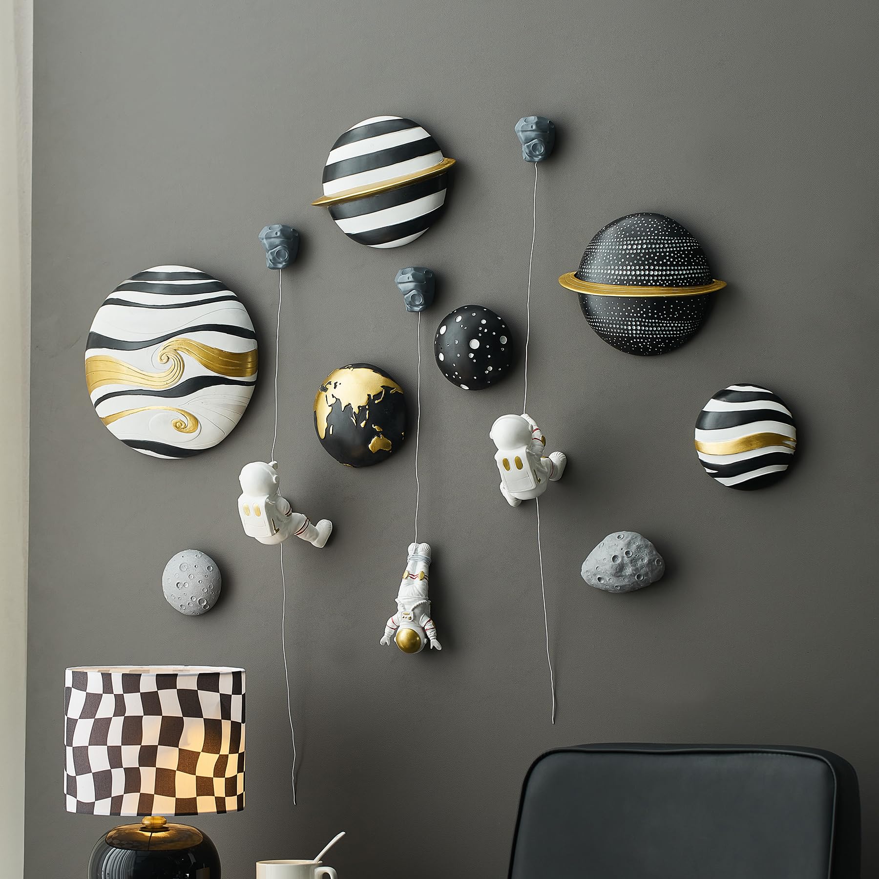 AWNR 3Pcs Climbing Astronaut Figurine Wall Hanging Decor Modern Home Decor Outer Space Theme Decorations Wall Sculptures Space Decor Background 3D Wall Decor for Bedroom Living Room Kids Room