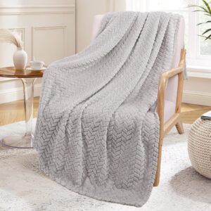 exclusivo mezcla light grey fleece throw blanket for couch and bed, 50x70 inches soft cozy 3d decorative jacquard flannel blankets, lightweight fuzzy plush warm throws for all seasons