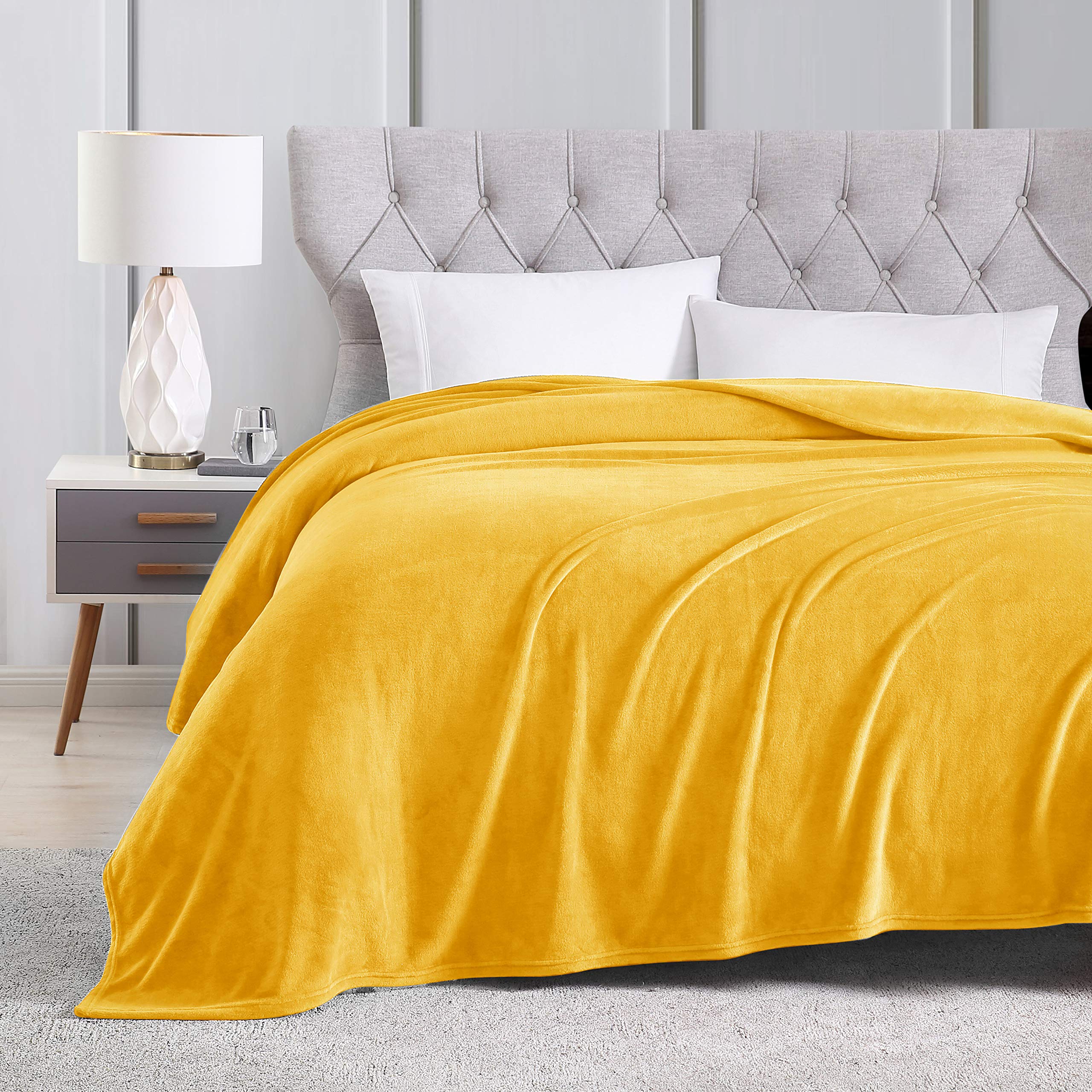 EXQ Home Fleece Blanket Twin Size Yellow Throw Blanket for Couch or Bed - Microfiber Fuzzy Flannel Blanket for Adults