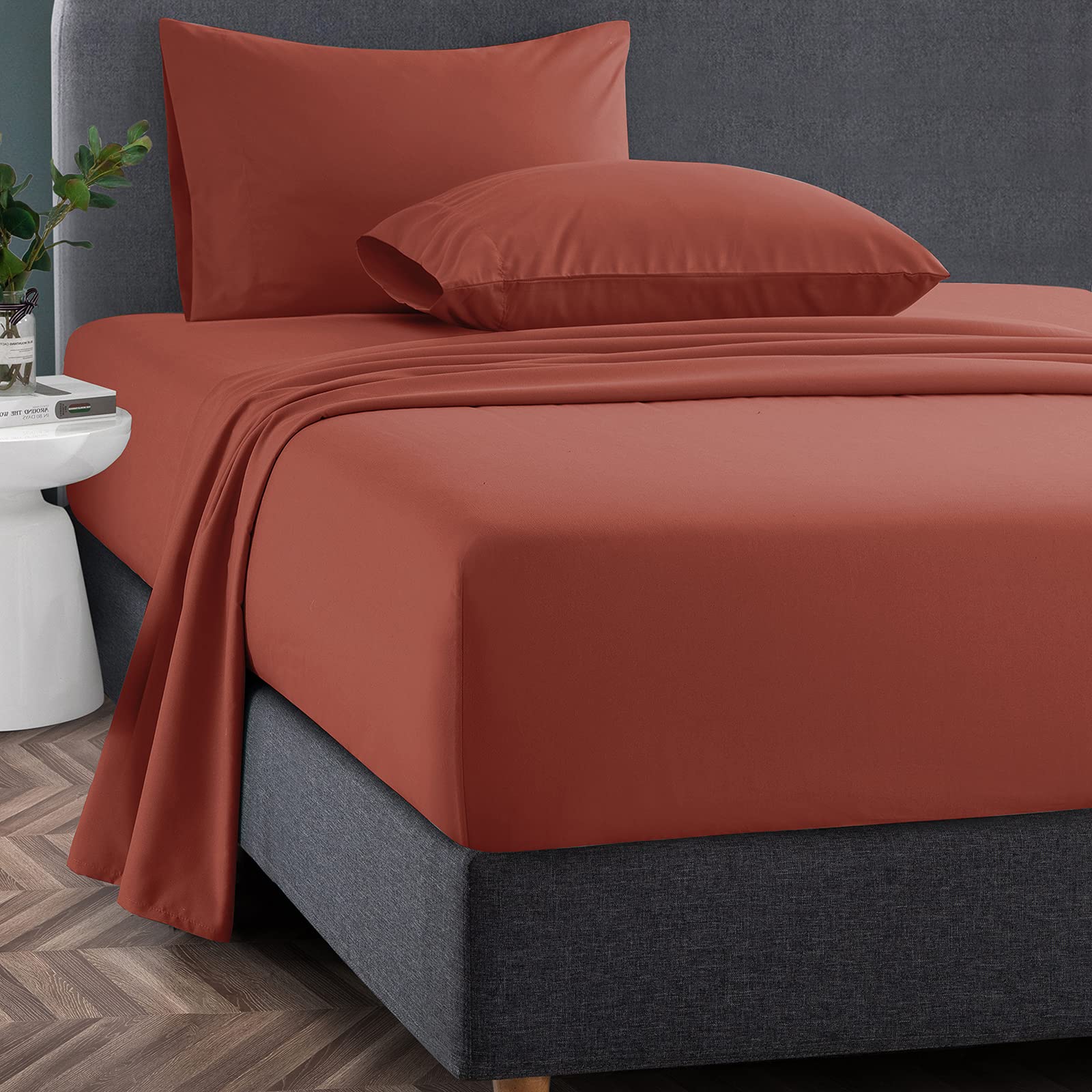 KKJIAF Full Size Sheets Set 4 Piece, Soft & Breathable Microfiber 1800 Thread Count Bedding Sheet Sets with Deep Pocket Fitted Sheet, Flat Sheet, 2 Pillowcases (Orange Rust)