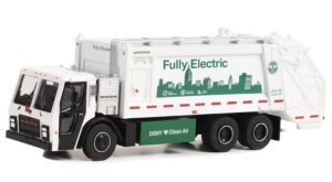 greenlight 45170-c s.d. trucks series 17-2021 mack lr electric rear loader refuse truck - new york city department of sanitation dsny “fully electric” 1/64 scale