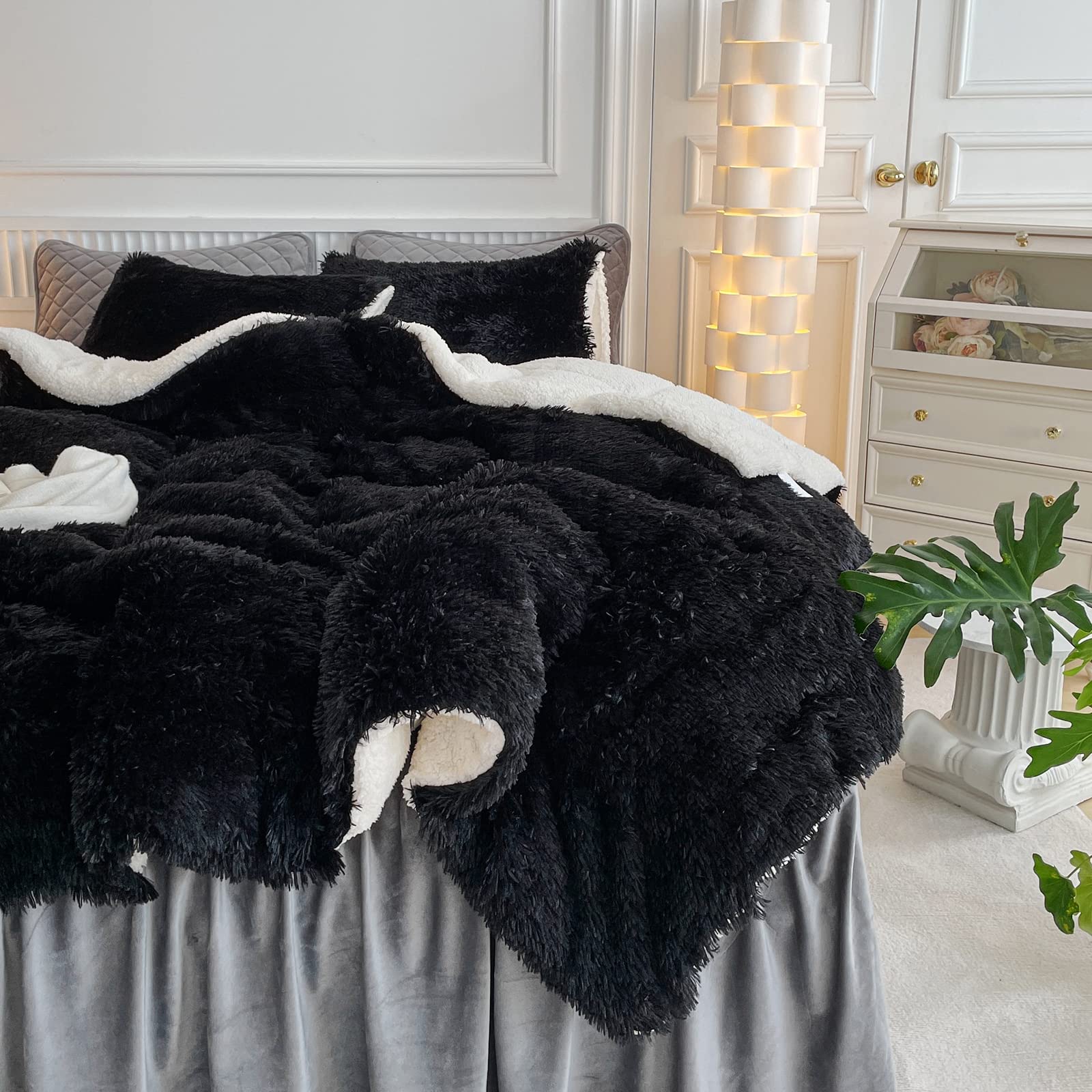 UOZZI BEDDING Black Faux Fur Comforter Set Queen 3 Pieces - 1 Black Shaggy Comforter Set 90x90 and 2 Pillowcases, Ultra Soft and Easy Care Luxury Plush Shaggy Duvet Set